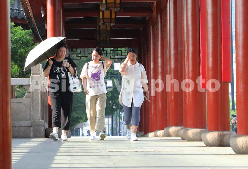 江苏苏州：出梅入伏迎高温